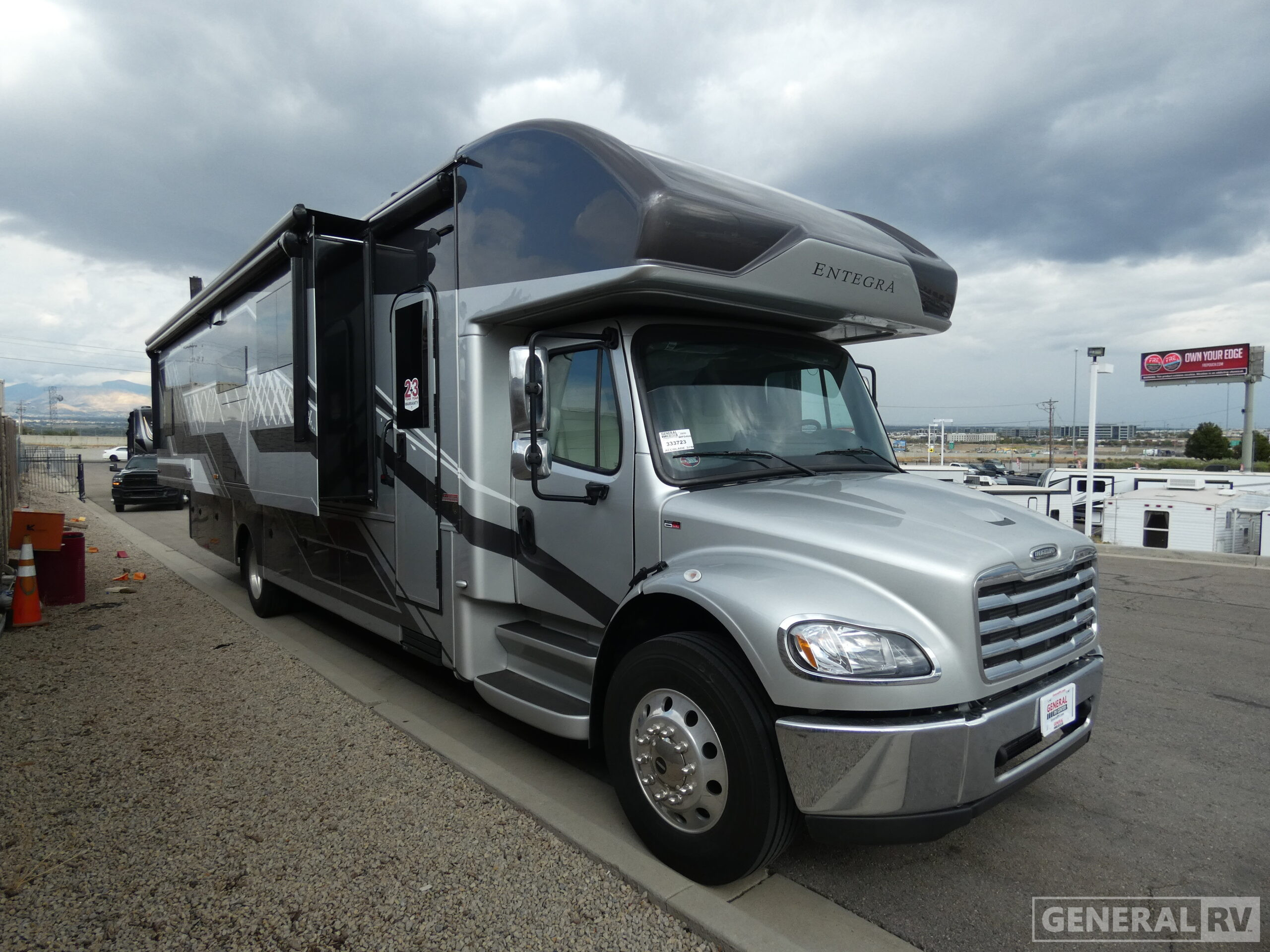 New 2026 Entegra Coach Accolade XL 37M Motor Home Super C - Diesel at ...