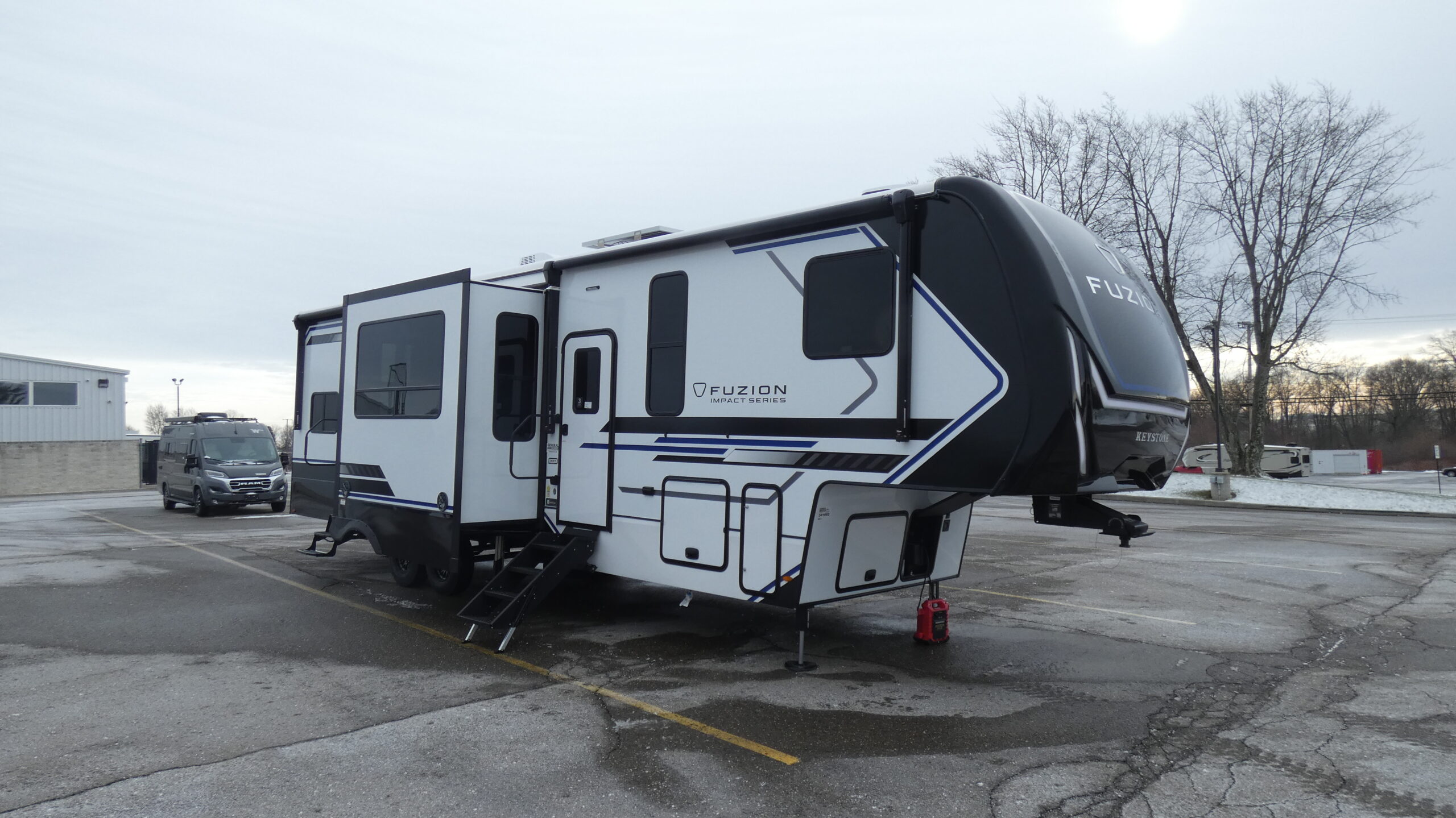 New 2026 Keystone Fuzion Impact Edition Fifth Wheel 337 Toy Hauler ...