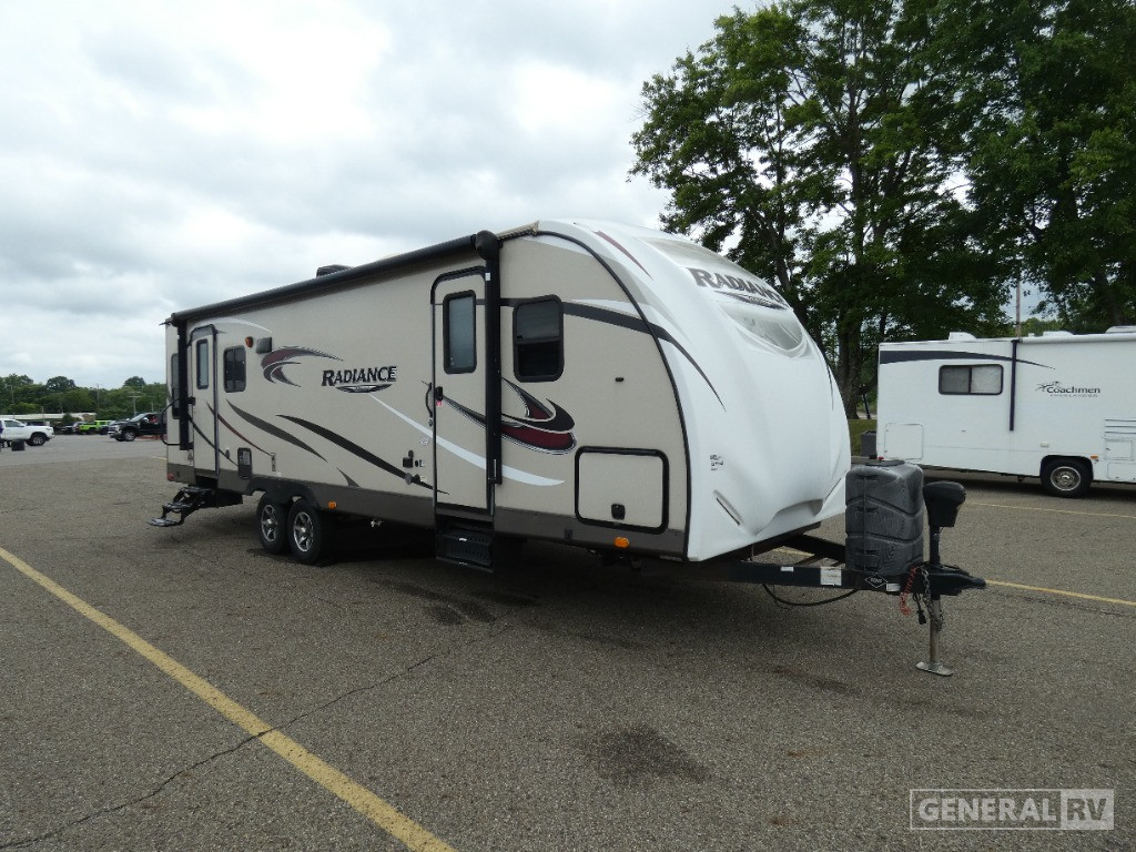 Used 2016 Cruiser RV Radiance Touring R-28RLSS for sale in North Canton, OH