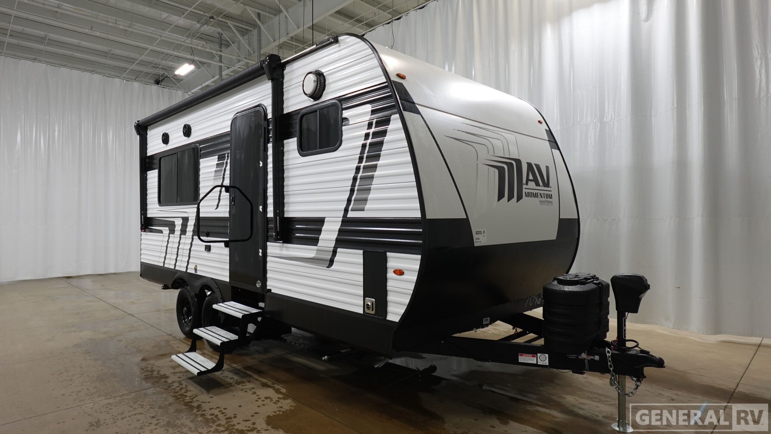 New 2026 Grand Design Momentum MAV 17MAV Toy Hauler Travel Trailer at ...