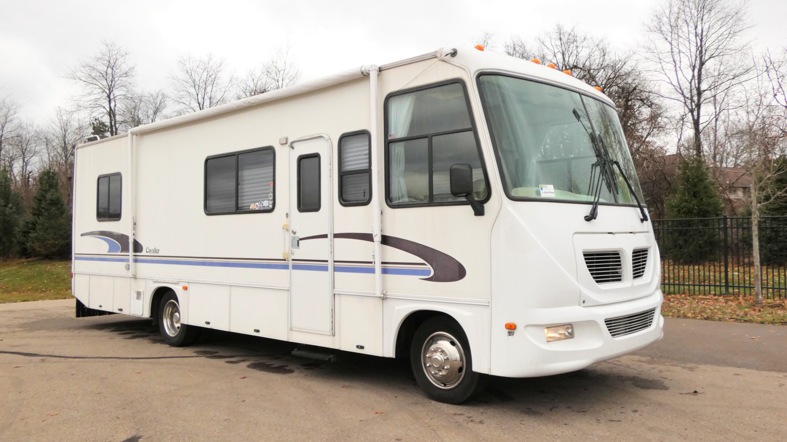 Used 2002 Gulf Stream CAVALIER 8314 for sale in Clarkston, MI