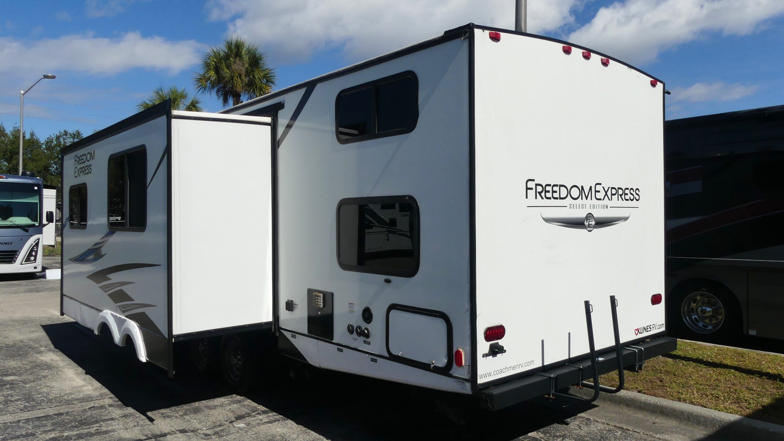 Used 2021 Coachmen Freedom Express Select 29SE for sale in Fort Myers, FL