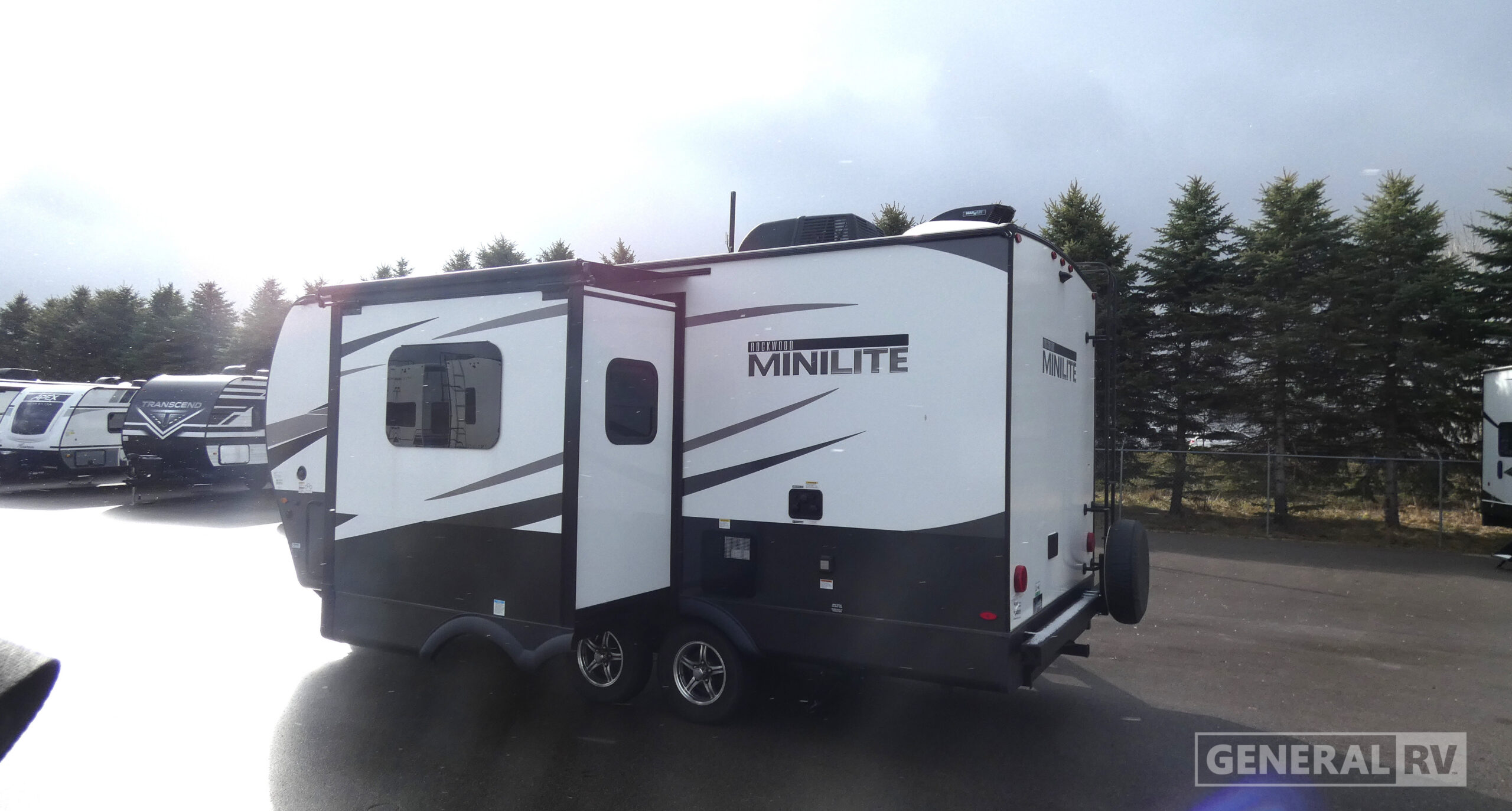 Used 2024 Forest River Rockwood Mini Lite 2205S for sale in Wayland, MI