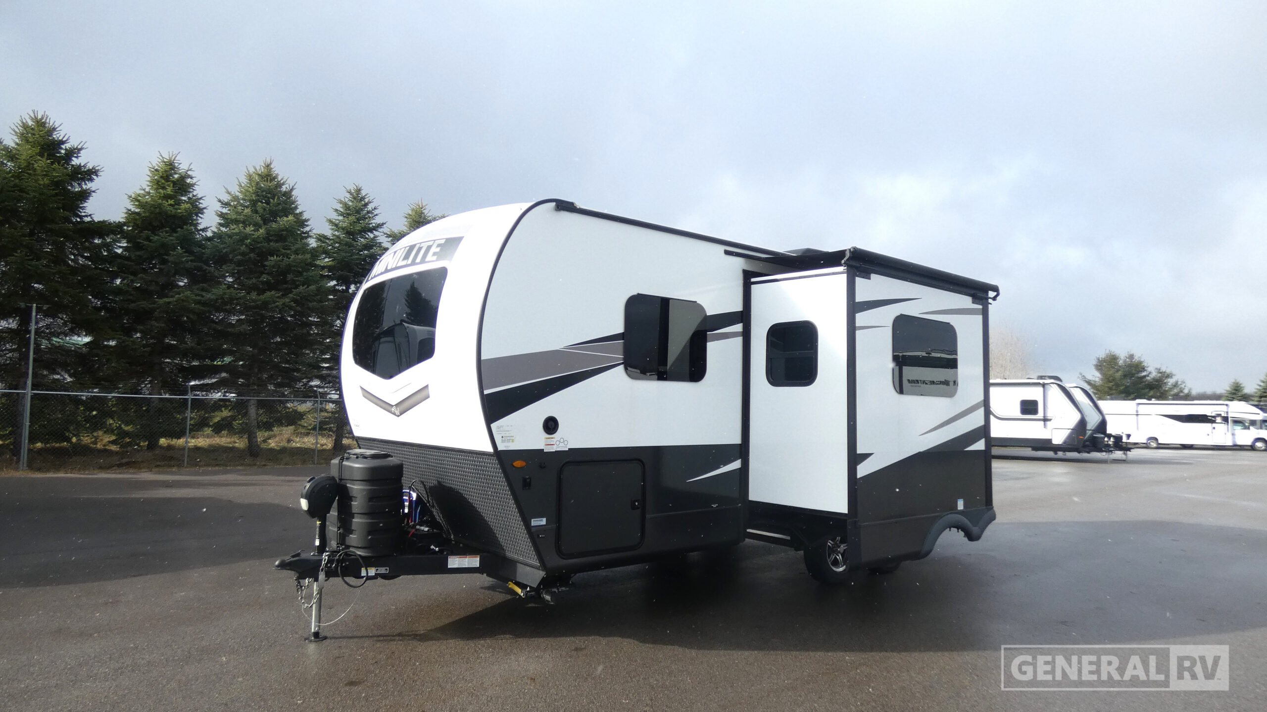 Used 2024 Forest River Rockwood Mini Lite 2205S for sale in Wayland, MI