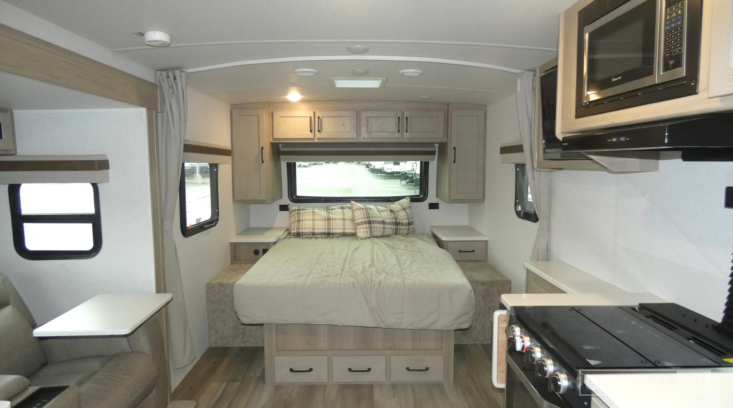 Used 2024 Forest River Rockwood Mini Lite 2205S for sale in Wayland, MI