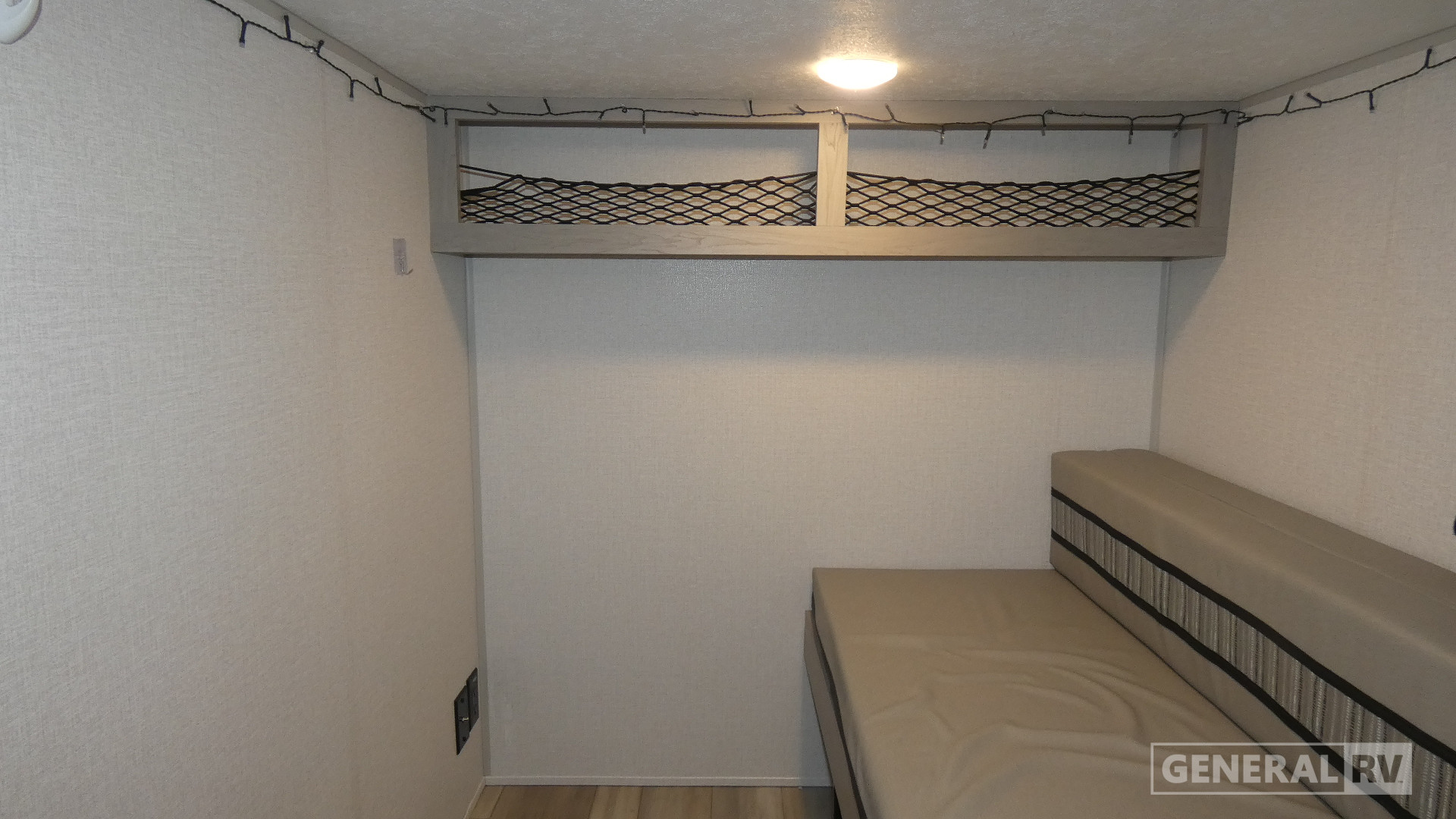 Used 2024 Coachmen Clipper 9000 Series 9000ROK for sale in Birch Run, MI